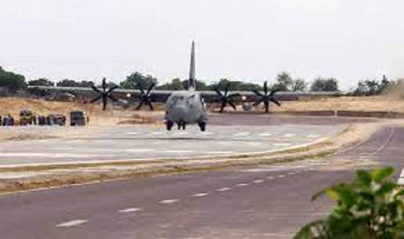 Indian Airforce makes history, lands fighter jet on national highway
