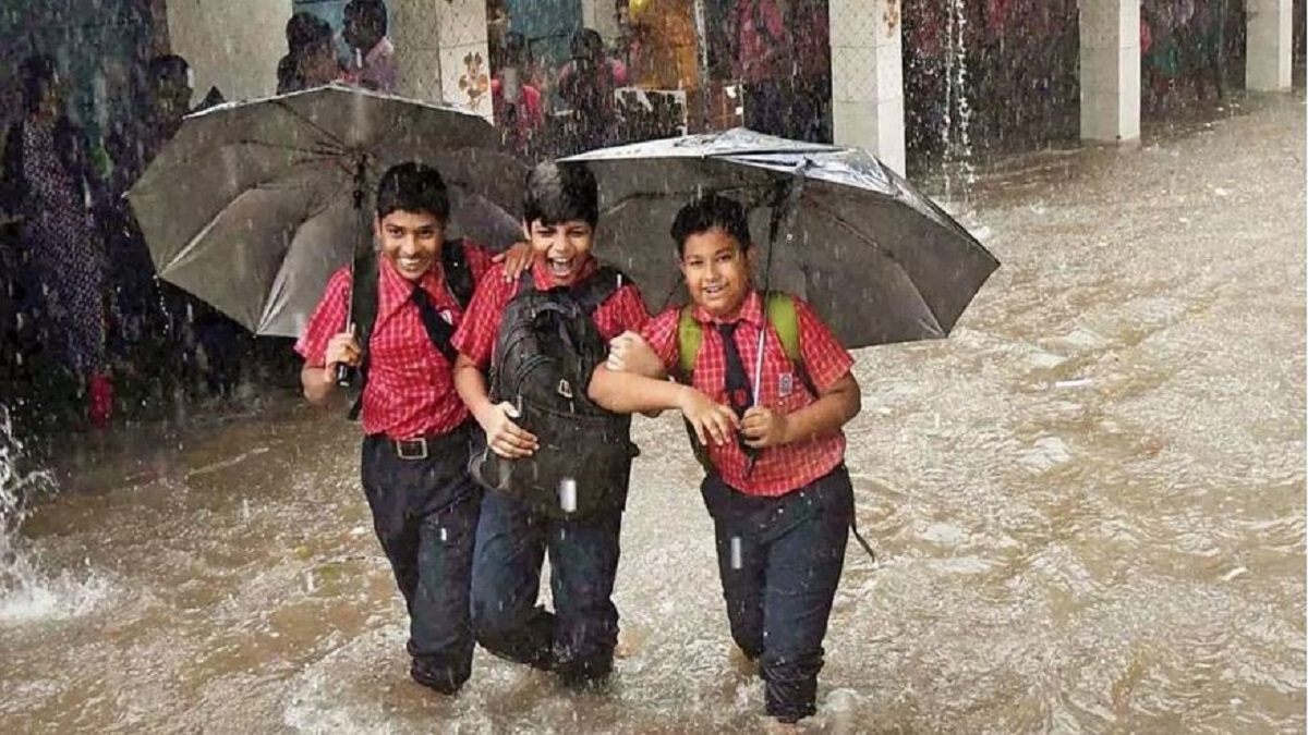 Heavy rainfall red alert issued: Holiday announced for Schools and ...
