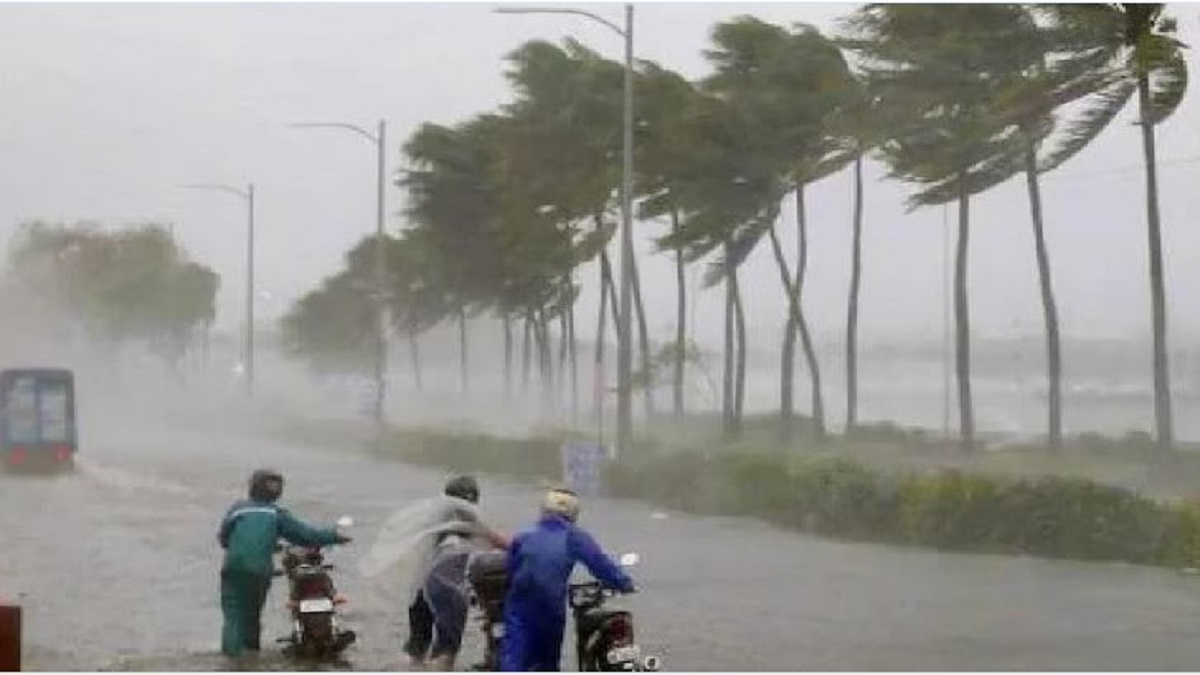 IMD issued heavy rainfall, wind alert in next 2 days