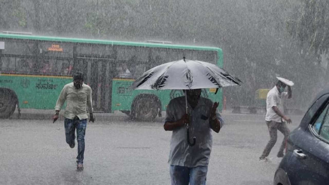 IMD Issued Heavy Rainfall Alert in Karnataka till October 12