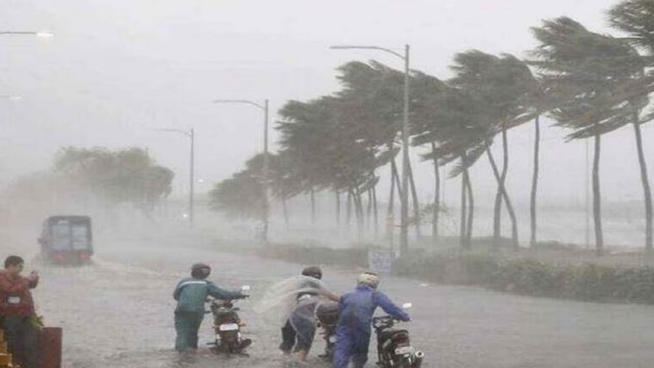 Cyclone Senyar: Heavy rainfall alert in 5 states for next 24 hours